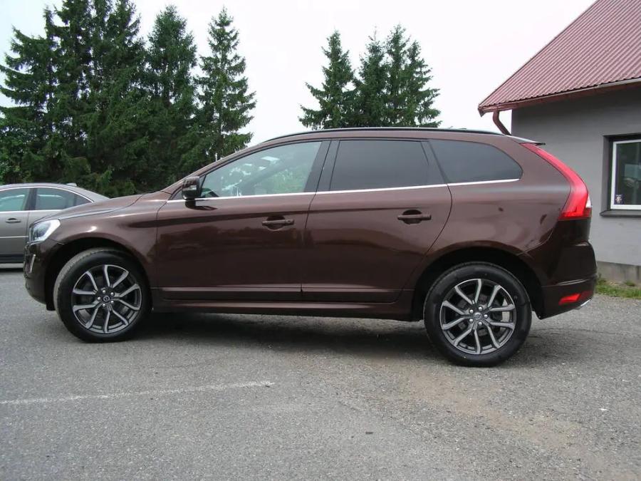 Brown Volvo XC60 2014 in Sigulda, with an engine capacity of 2.40 L and mileage of 140 thousand km for 14950 €, photo 5 on AUTOMOTO.COM.LV