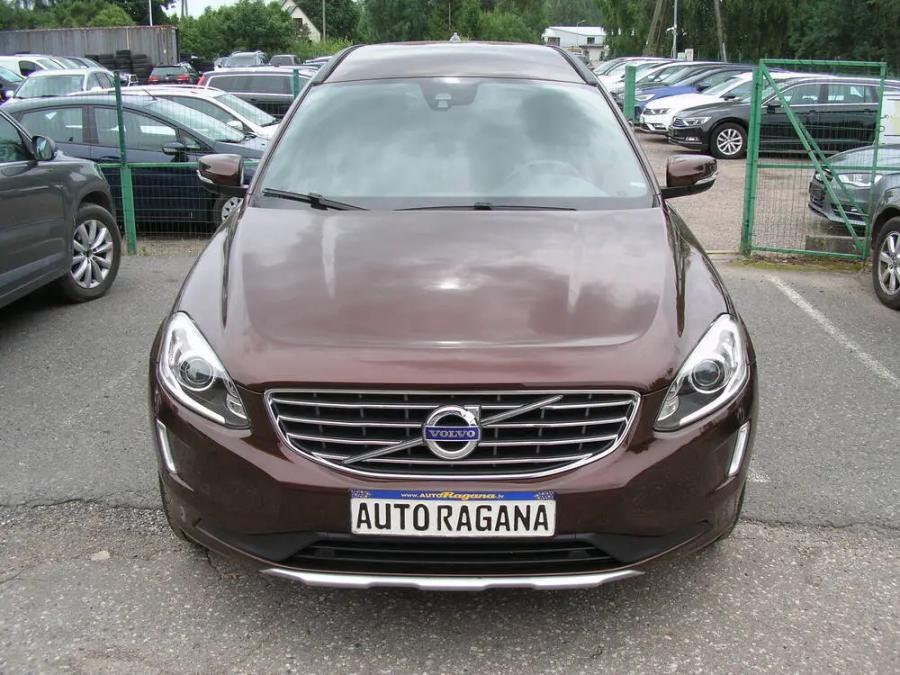 Brown Volvo XC60 2014 in Sigulda, with an engine capacity of 2.40 L and mileage of 140 thousand km for 14950 €, photo 6 on AUTOMOTO.COM.LV