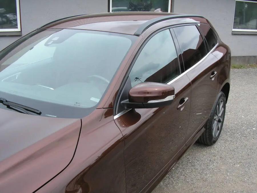 Brown Volvo XC60 2014 in Sigulda, with an engine capacity of 2.40 L and mileage of 140 thousand km for 14950 €, photo 14 on AUTOMOTO.COM.LV