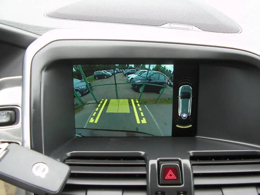 Brown Volvo XC60 2014 in Sigulda, with an engine capacity of 2.40 L and mileage of 140 thousand km for 14950 €, photo 16 on AUTOMOTO.COM.LV