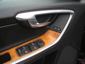 Brown Volvo XC60 2014 in Sigulda, with an engine capacity of 2.40 L and mileage of 140 thousand km for 14950 €, photo 19 on AUTOMOTO.COM.LV