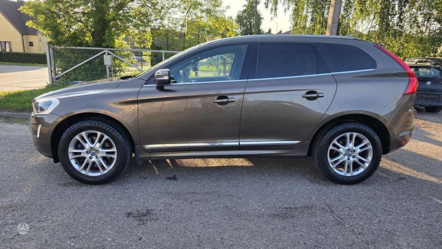 Brūns Volvo XC60 2014 Šauļi, ar dzinēja tilpumu 2.40 L un nobraukumu 255 tūkst. km par 12650 €, foto 3 vietnē AUTOMOTO.COM.LV
