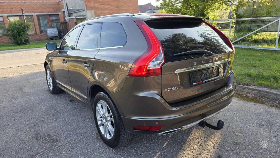 Brūns Volvo XC60 2014 Šauļi, ar dzinēja tilpumu 2.40 L un nobraukumu 255 tūkst. km par 12650 €, foto 4 vietnē AUTOMOTO.COM.LV