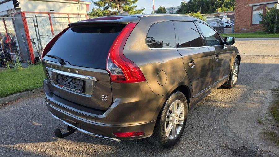 Brūns Volvo XC60 2014 Šauļi, ar dzinēja tilpumu 2.40 L un nobraukumu 255 tūkst. km par 12650 €, foto 6 vietnē AUTOMOTO.COM.LV