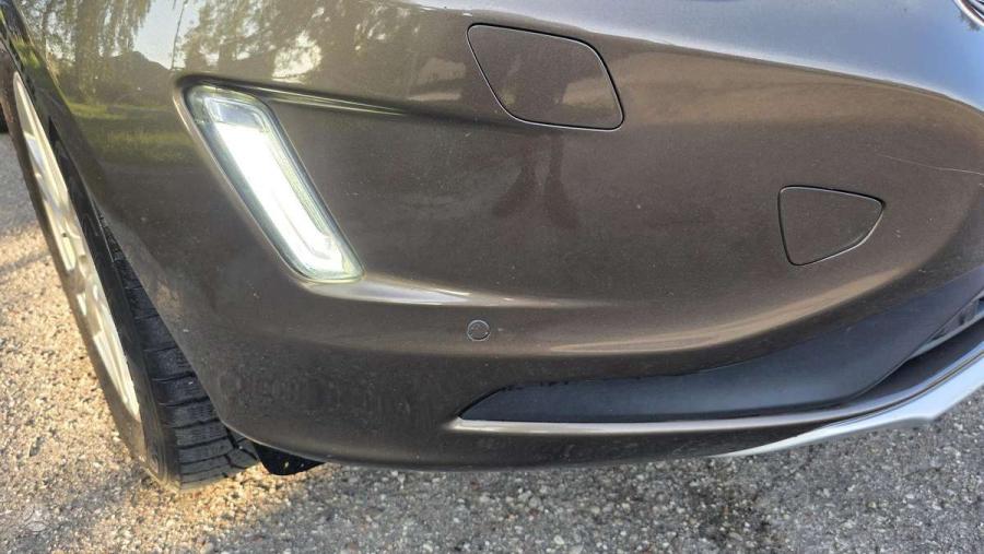 Brūns Volvo XC60 2014 Šauļi, ar dzinēja tilpumu 2.40 L un nobraukumu 255 tūkst. km par 12650 €, foto 13 vietnē AUTOMOTO.COM.LV