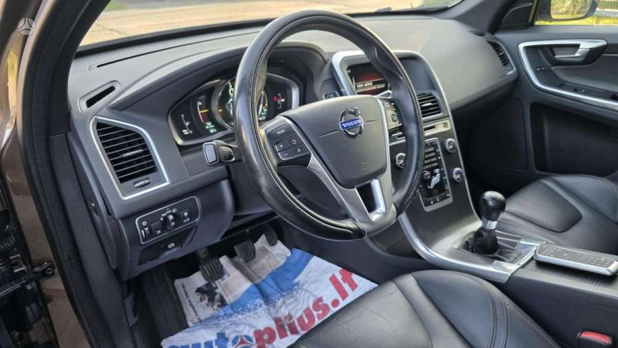 Brūns Volvo XC60 2014 Šauļi, ar dzinēja tilpumu 2.40 L un nobraukumu 255 tūkst. km par 12650 €, foto 28 vietnē AUTOMOTO.COM.LV