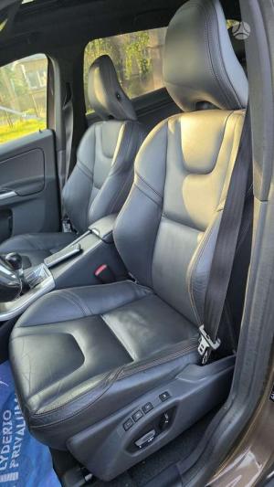 Brūns Volvo XC60 2014 Šauļi, ar dzinēja tilpumu 2.40 L un nobraukumu 255 tūkst. km par 12650 €, foto 32 vietnē AUTOMOTO.COM.LV
