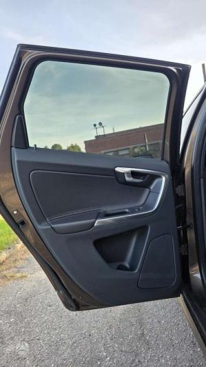 Brūns Volvo XC60 2014 Šauļi, ar dzinēja tilpumu 2.40 L un nobraukumu 255 tūkst. km par 12650 €, foto 39 vietnē AUTOMOTO.COM.LV
