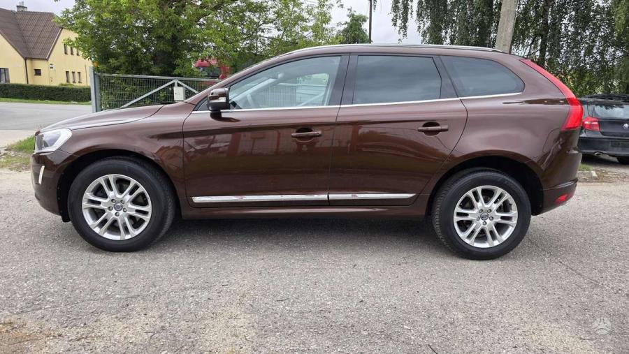 Brūns Volvo XC60 2014 Šauļi, ar dzinēja tilpumu 2.40 L un nobraukumu 274 tūkst. km par 12750 €, foto 3 vietnē AUTOMOTO.COM.LV