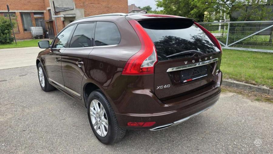 Brūns Volvo XC60 2014 Šauļi, ar dzinēja tilpumu 2.40 L un nobraukumu 274 tūkst. km par 12750 €, foto 4 vietnē AUTOMOTO.COM.LV