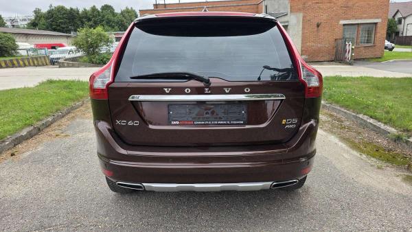 Brown Volvo XC60 2014 in Siauliai, with an engine capacity of 2.40 L and mileage of 274 thousand km for 12750 €, photo 4 on AUTOMOTO.COM.LV