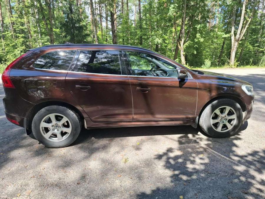 Brūns Volvo XC60 2014 Viļņa, ar dzinēja tilpumu 1.98 L un nobraukumu 295 tūkst. km par 12500 €, foto 5 vietnē AUTOMOTO.COM.LV