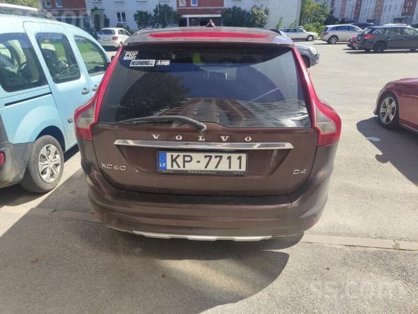 Brūns Volvo XC60 2014 Rīga, ar dzinēja tilpumu 2.40 L un nobraukumu 191 tūkst. km par 12000 €, foto 4 vietnē AUTOMOTO.COM.LV