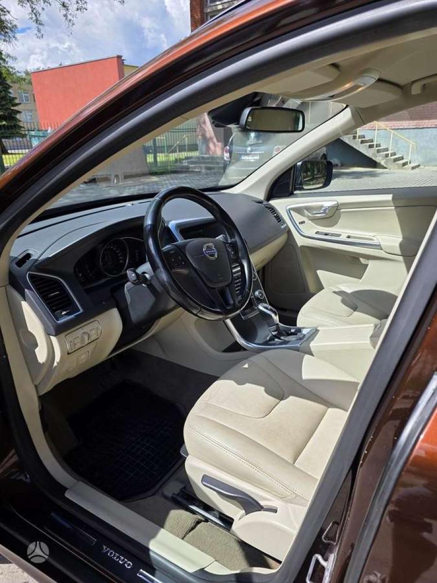 Brūns Volvo XC60 2014 Viļņa, ar dzinēja tilpumu 1.98 L un nobraukumu 190 tūkst. km par 10500 €, foto 8 vietnē AUTOMOTO.COM.LV