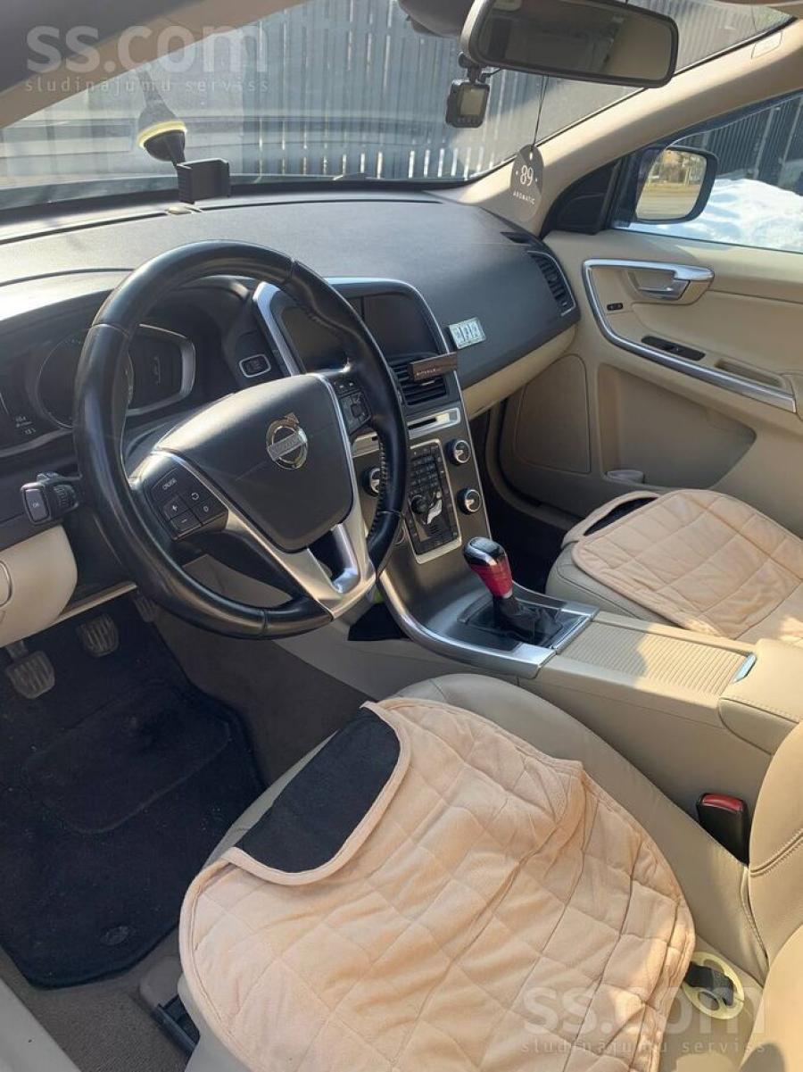 Brūns Volvo XC60 2014 Daugavpils, ar dzinēja tilpumu 2.00 L un nobraukumu 249 tūkst. km par 10900 €, foto 4 vietnē AUTOMOTO.COM.LV