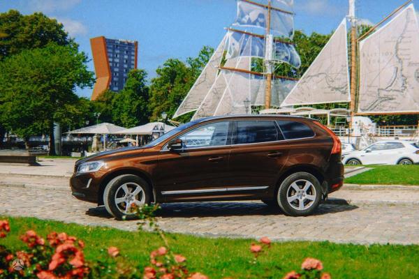 Brown Volvo XC60 2014 in Klaipeda, with an engine capacity of 1.97 L and mileage of 185 thousand km for 11400 €, photo 6 on AUTOMOTO.COM.LV