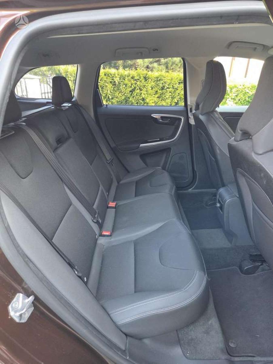 Brūns Volvo XC60 2014 Klaipėda, ar dzinēja tilpumu 1.97 L un nobraukumu 185 tūkst. km par 11400 €, foto 14 vietnē AUTOMOTO.COM.LV