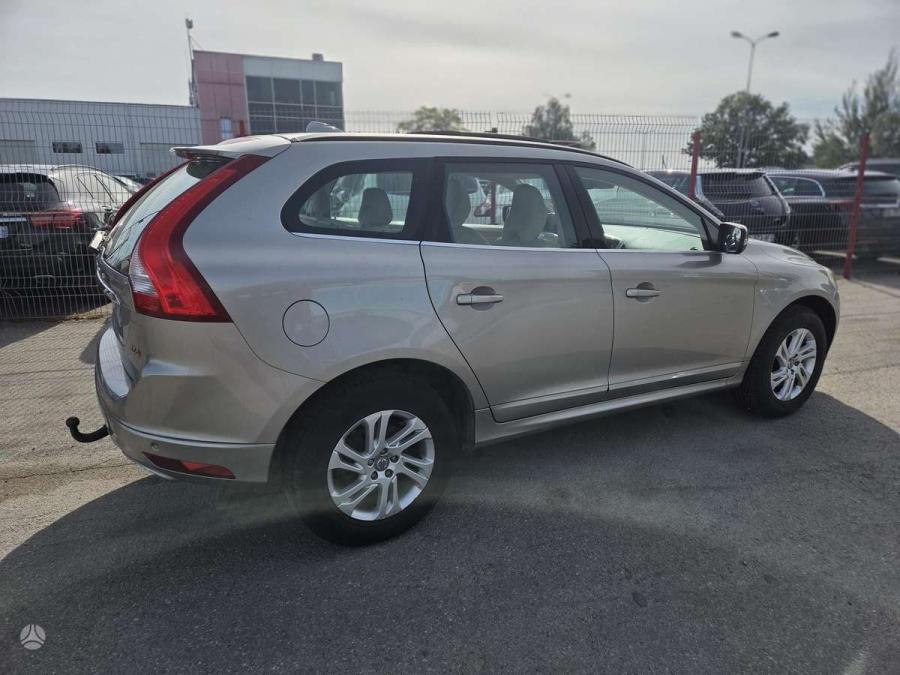 Brown Volvo XC60 2014 in Taurage, with an engine capacity of 2.00 L and mileage of 280 thousand km for 5950 €, photo 4 on AUTOMOTO.COM.LV