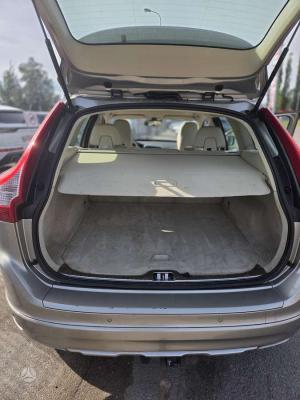 Brown Volvo XC60 2014 in Taurage, with an engine capacity of 2.00 L and mileage of 280 thousand km for 5950 €, photo 6 on AUTOMOTO.COM.LV
