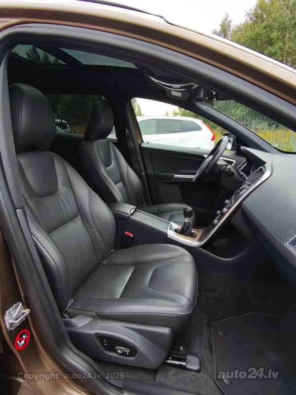 Brūns Volvo XC60 2014 Tartu, ar dzinēja tilpumu 2.00 L un nobraukumu 243 tūkst. km par 11790 €, foto 11 vietnē AUTOMOTO.COM.LV