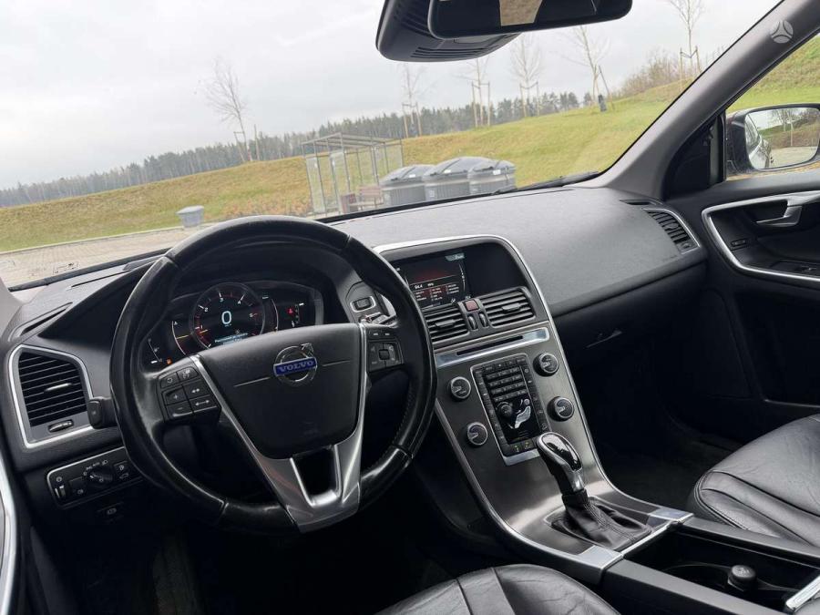 Brūns Volvo XC60 2014 Viļņa, ar dzinēja tilpumu 2.40 L un nobraukumu 300 tūkst. km par 10700 €, foto 12 vietnē AUTOMOTO.COM.LV