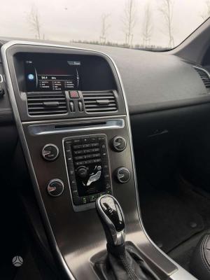 Brūns Volvo XC60 2014 Viļņa, ar dzinēja tilpumu 2.40 L un nobraukumu 300 tūkst. km par 10700 €, foto 20 vietnē AUTOMOTO.COM.LV