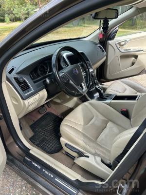 Brūns Volvo XC60 2014 Valmiera, ar dzinēja tilpumu 2.40 L un nobraukumu 210 tūkst. km par 9700 €, foto 5 vietnē AUTOMOTO.COM.LV