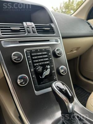 Brūns Volvo XC60 2014 Valmiera, ar dzinēja tilpumu 2.40 L un nobraukumu 210 tūkst. km par 9700 €, foto 6 vietnē AUTOMOTO.COM.LV