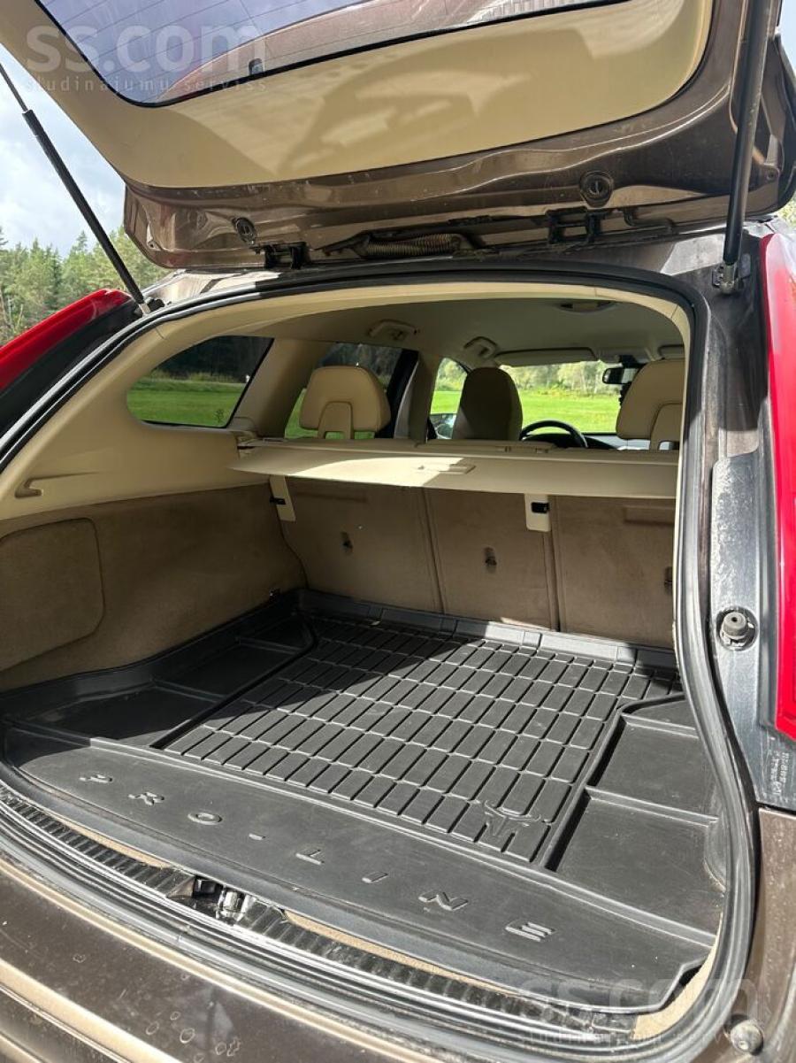 Brūns Volvo XC60 2014 Valmiera, ar dzinēja tilpumu 2.40 L un nobraukumu 210 tūkst. km par 9700 €, foto 14 vietnē AUTOMOTO.COM.LV