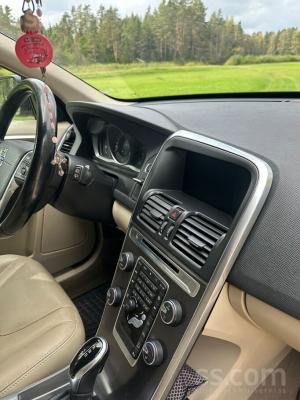 Brūns Volvo XC60 2014 Valmiera, ar dzinēja tilpumu 2.40 L un nobraukumu 210 tūkst. km par 9700 €, foto 16 vietnē AUTOMOTO.COM.LV