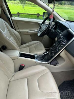 Brūns Volvo XC60 2014 Valmiera, ar dzinēja tilpumu 2.40 L un nobraukumu 210 tūkst. km par 9700 €, foto 17 vietnē AUTOMOTO.COM.LV