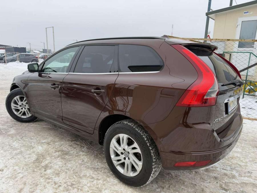 Brūns Volvo XC60 2015 Viļņa, ar dzinēja tilpumu 2.40 L un nobraukumu 210 tūkst. km par 12500 €, foto 4 vietnē AUTOMOTO.COM.LV
