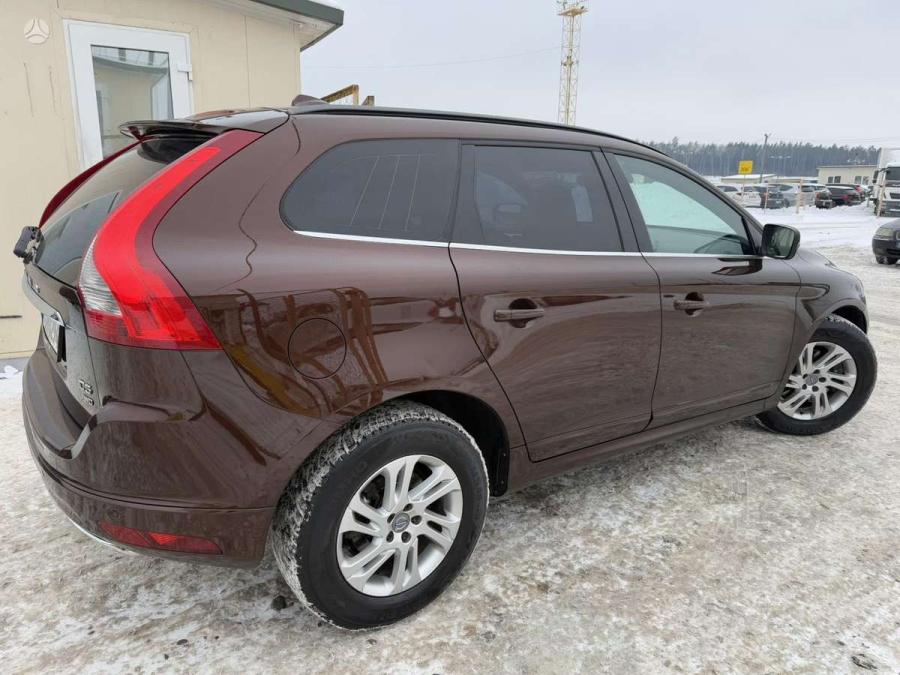 Brūns Volvo XC60 2015 Viļņa, ar dzinēja tilpumu 2.40 L un nobraukumu 210 tūkst. km par 12500 €, foto 6 vietnē AUTOMOTO.COM.LV