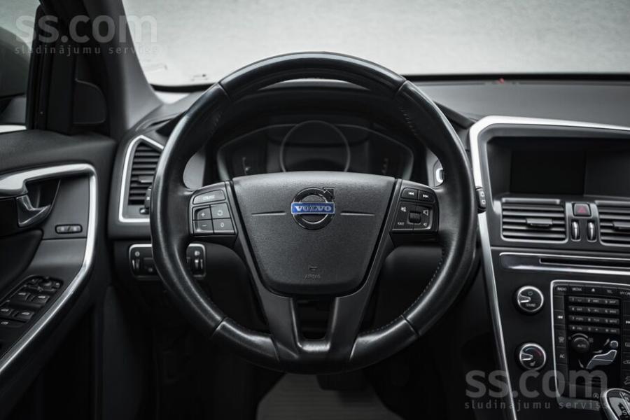 Brown Volvo XC60 2015 in Riga, with an engine capacity of 2.40 L and mileage of 288 thousand km for 11950 €, photo 20 on AUTOMOTO.COM.LV