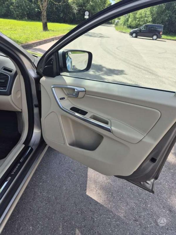 Brūns Volvo XC60 2015 Kauņa, ar dzinēja tilpumu 2.95 L un nobraukumu 218 tūkst. km par 10350 €, foto 9 vietnē AUTOMOTO.COM.LV
