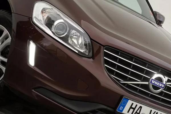 Brūns Volvo XC60 2015 Rīga, ar dzinēja tilpumu 2.00 L un nobraukumu 227 tūkst. km par 9900 €, foto 1 vietnē AUTOMOTO.COM.LV