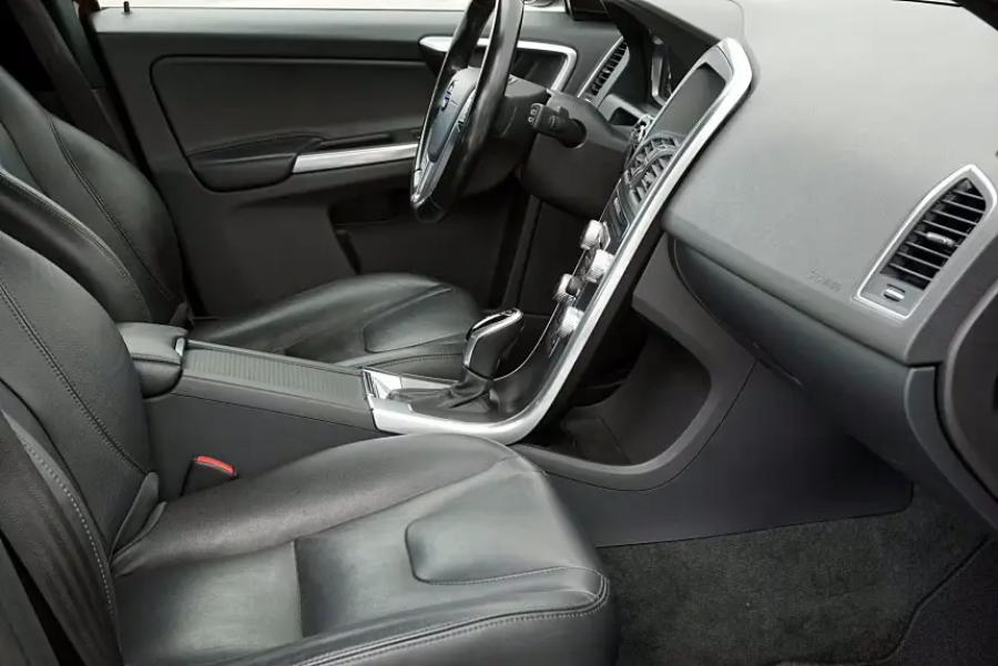 Brūns Volvo XC60 2015 Rīga, ar dzinēja tilpumu 2.00 L un nobraukumu 227 tūkst. km par 9900 €, foto 11 vietnē AUTOMOTO.COM.LV