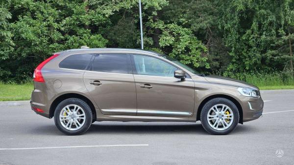 Brūns Volvo XC60 2015 Elektrėnai, ar dzinēja tilpumu 2.40 L un nobraukumu 232 tūkst. km par 15300 €, foto 9 vietnē AUTOMOTO.COM.LV
