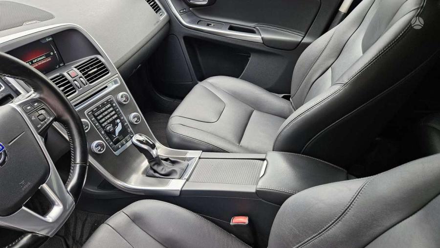 Brūns Volvo XC60 2015 Elektrėnai, ar dzinēja tilpumu 2.40 L un nobraukumu 232 tūkst. km par 15300 €, foto 15 vietnē AUTOMOTO.COM.LV