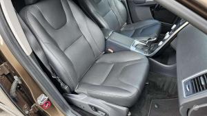 Brūns Volvo XC60 2015 Elektrėnai, ar dzinēja tilpumu 2.40 L un nobraukumu 232 tūkst. km par 15300 €, foto 19 vietnē AUTOMOTO.COM.LV