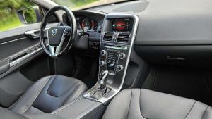 Brūns Volvo XC60 2015 Elektrėnai, ar dzinēja tilpumu 2.40 L un nobraukumu 232 tūkst. km par 15300 €, foto 20 vietnē AUTOMOTO.COM.LV