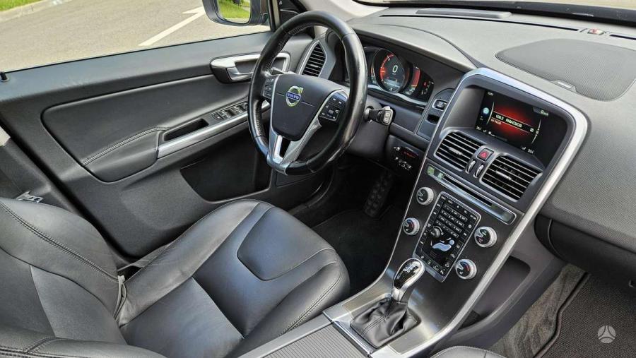 Brūns Volvo XC60 2015 Elektrėnai, ar dzinēja tilpumu 2.40 L un nobraukumu 232 tūkst. km par 15300 €, foto 21 vietnē AUTOMOTO.COM.LV