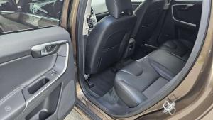 Brūns Volvo XC60 2015 Elektrėnai, ar dzinēja tilpumu 2.40 L un nobraukumu 232 tūkst. km par 15300 €, foto 24 vietnē AUTOMOTO.COM.LV