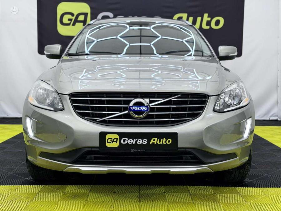 Brown Volvo XC60 2015 in Vilnius, with an engine capacity of 1.97 L and mileage of 127 thousand km for 12990 €, photo 3 on AUTOMOTO.COM.LV