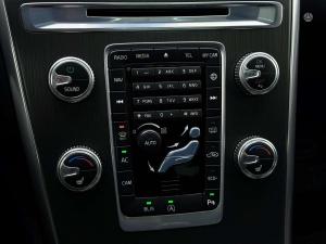 Brown Volvo XC60 2015 in Vilnius, with an engine capacity of 1.97 L and mileage of 127 thousand km for 12990 €, photo 26 on AUTOMOTO.COM.LV
