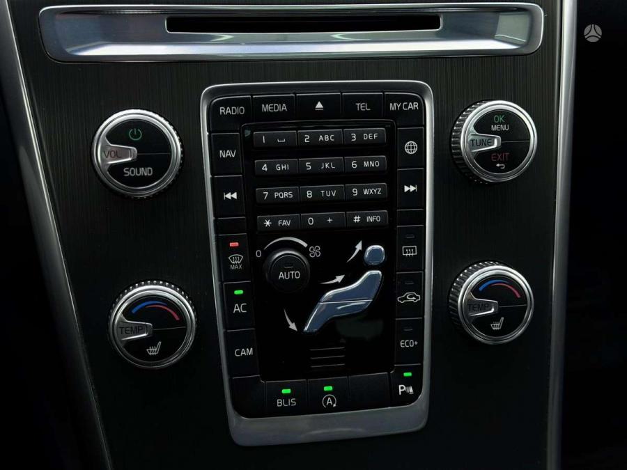 Brown Volvo XC60 2015 in Vilnius, with an engine capacity of 1.97 L and mileage of 127 thousand km for 12990 €, photo 26 on AUTOMOTO.COM.LV