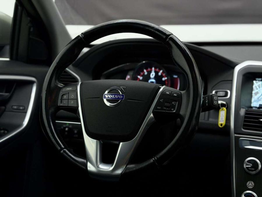 Brown Volvo XC60 2015 in Vilnius, with an engine capacity of 1.97 L and mileage of 127 thousand km for 12900 €, photo 19 on AUTOMOTO.COM.LV
