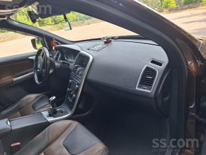 Brown Volvo XC60 2015 in Talsi, with an engine capacity of 2.00 L and mileage of 258 thousand km for 9000 €, photo 11 on AUTOMOTO.COM.LV