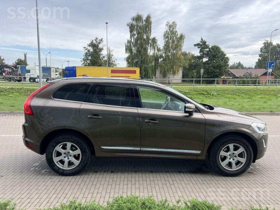 Brown Volvo XC60 2015 in Rezekne, with an engine capacity of 2.40 L and mileage of 168 thousand km for 15990 €, photo 8 on AUTOMOTO.COM.LV