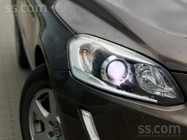 Brown Volvo XC60 2015 in Rezekne, with an engine capacity of 2.40 L and mileage of 168 thousand km for 15990 €, photo 11 on AUTOMOTO.COM.LV
